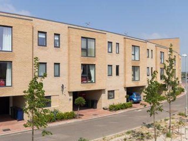 3 Bedrooms Terraced house for rent in Ellis Road, Trumpington, Cambridge CB2