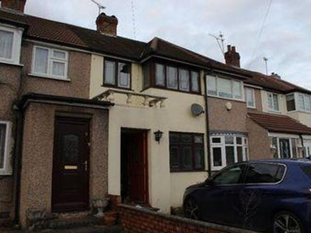 3 Bedrooms Terraced house for rent in Elm Park Avenue, Elm Park, Essex RM12