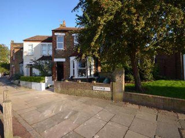 3 Bedrooms Terraced house for rent in Erindale, London SE18