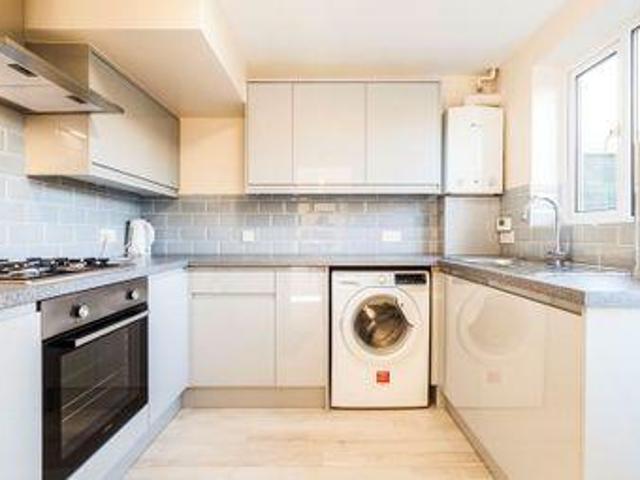 3 Bedrooms Terraced house for rent in Fleet Close, Wokingham RG41