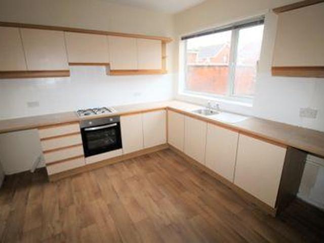 3 Bedrooms Terraced house for rent in Frank Road, Doncaster DN5