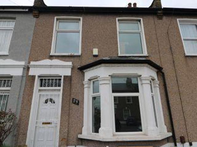 3 Bedrooms Terraced house for rent in Guildford Road, Ilford, Essex IG3