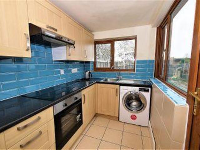 3 Bedrooms Terraced house for rent in Glencoe Avenue, Ilford, Essex. IG2