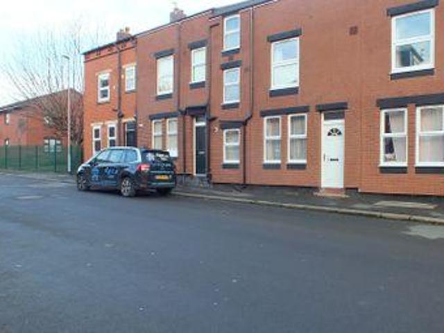 3 Bedrooms Terraced house for rent in Glencoe View, Leeds, West Yorkshire LS9