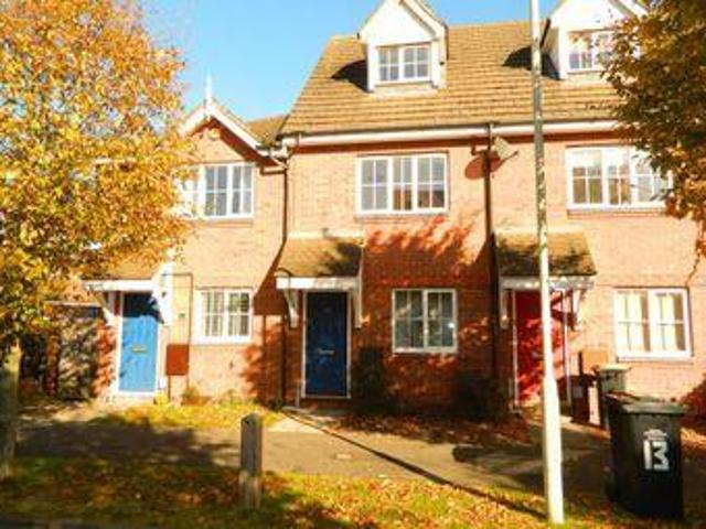 3 Bedrooms Terraced house for rent in Goodman Road, Bedford, Beds MK42