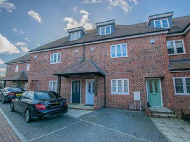 3 Bedrooms Terraced house for rent in Green Close, Brookmans Park, Hatfield AL9