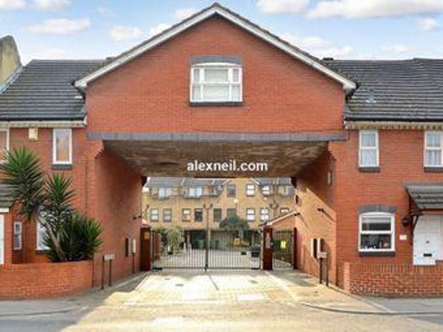 3 Bedrooms Terraced house for rent in Greenland Mews, London SE8