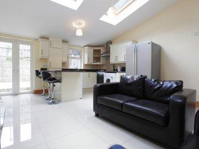 3 Bedrooms Terraced house for rent in Greenwood Road, Croydon CR0