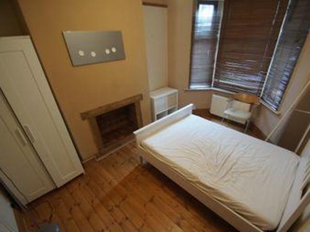 3 Bedrooms Terraced house for rent in Hugh Road, Coventry CV3
