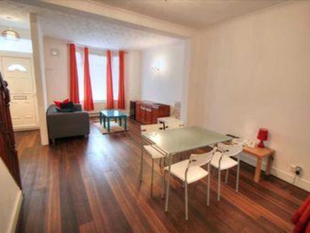 3 Bedrooms Terraced house for rent in Huxley Road, London N18