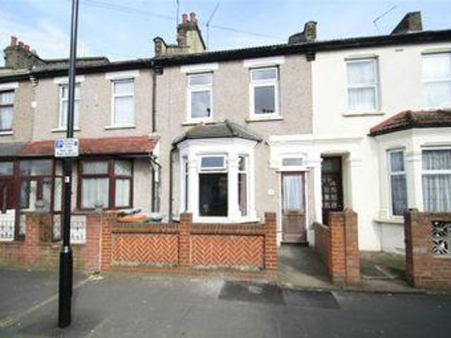 3 Bedrooms Terraced house for rent in Hall Road, East Ham, London E6