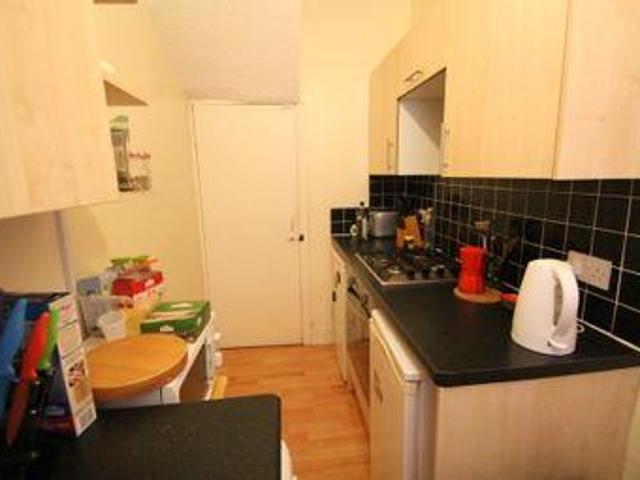3 Bedrooms Terraced house for rent in Harold Street, Hyde Park, Leeds LS6