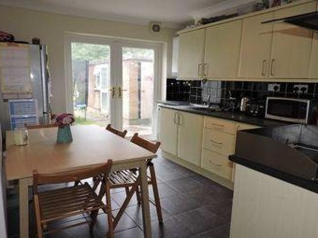 3 Bedrooms Terraced house for rent in Heol Twrch, Lower Cwmtwrch, Swansea SA9