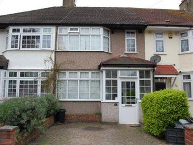 3 Bedrooms Terraced house for rent in Highfield Road, Woodford Green IG8
