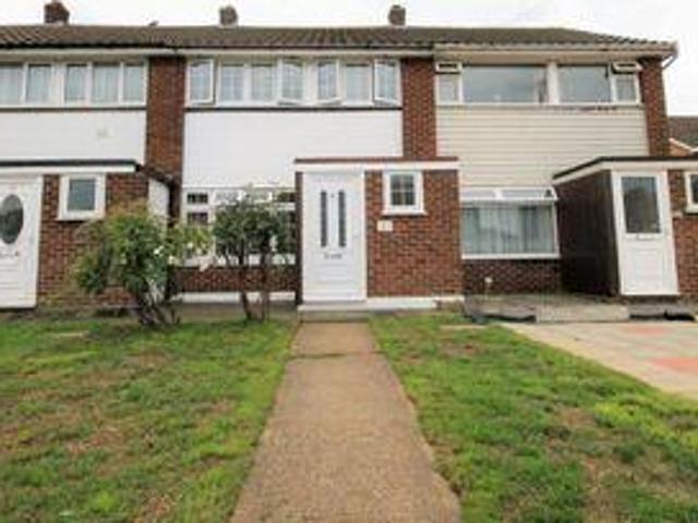 3 Bedrooms Terraced house for rent in Jubilee Avenue, Romford RM7