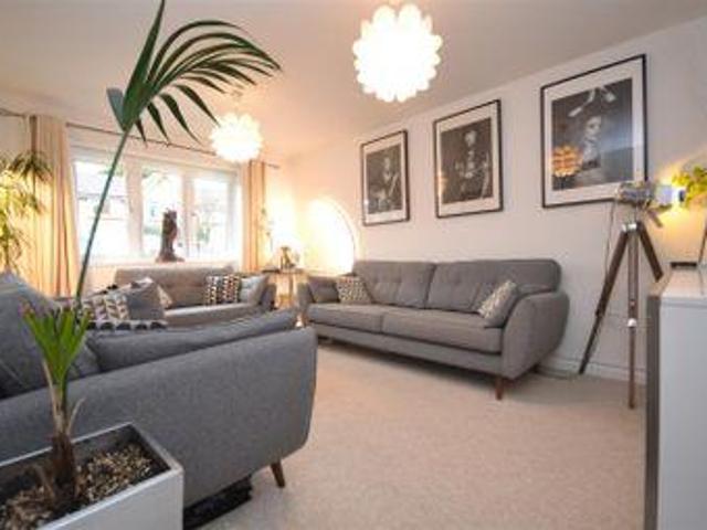 3 Bedrooms Terraced house for rent in Jodrell Close, Isleworth TW7