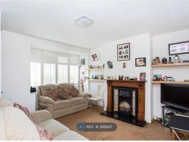 3 Bedrooms Terraced house for rent in Kenilworth Avenue, Harrow HA2