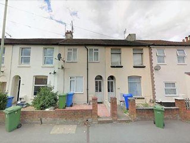 3 Bedrooms Terraced house for rent in Kiln Way, Aldershot GU11