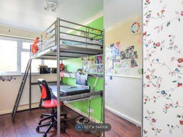 3 Bedrooms Terraced house for rent in Kimpton Road, Sutton London SM3