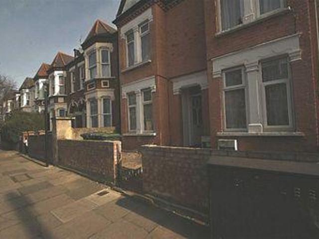 3 Bedrooms Terraced house for rent in Kitchener Road, London N17