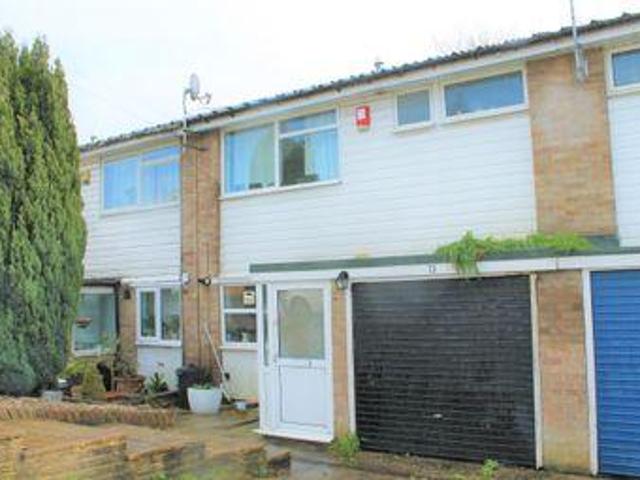 3 Bedrooms Terraced house for rent in Knoll Crescent, Northwood HA6