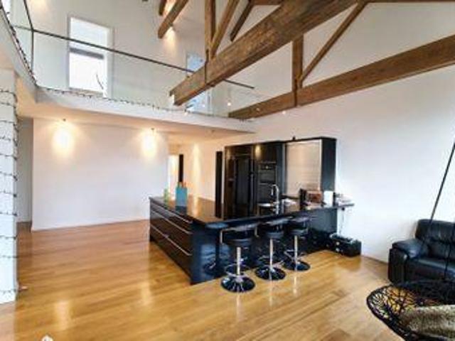 3 Bedrooms Terraced house for rent in Knowl Road, Golcar, Huddersfield HD7
