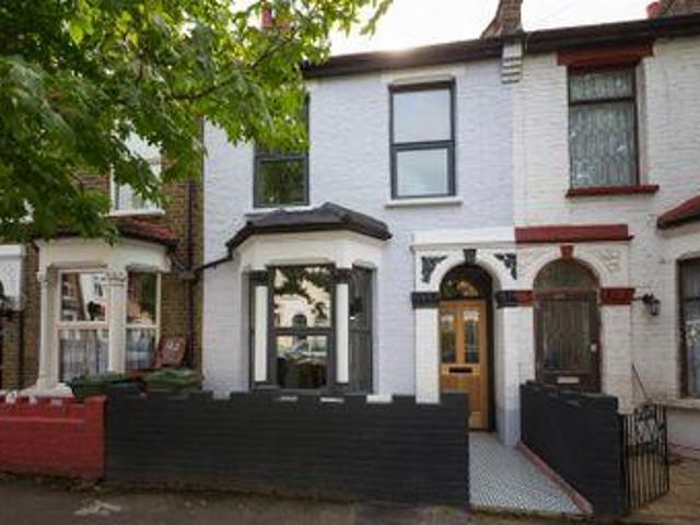 3 Bedrooms Terraced house for rent in Lynmouth Road, London E17