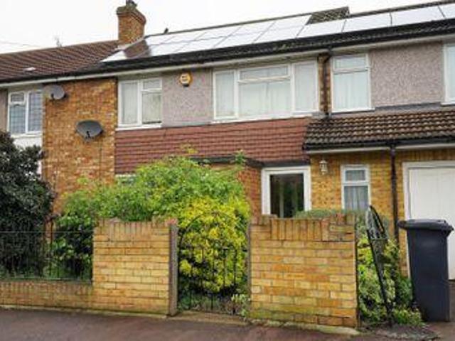 3 Bedrooms Terraced house for rent in Lansbury Avenue, Chadwell Heath RM6