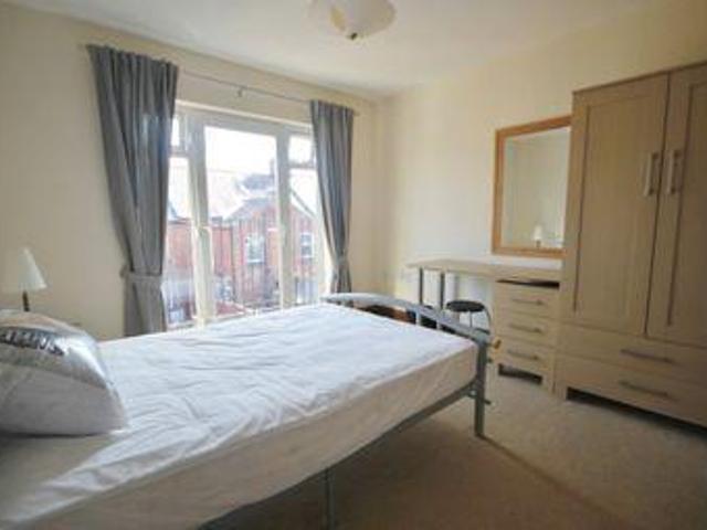 3 Bedrooms Terraced house for rent in Latimer Street, West End, Leicester LE3