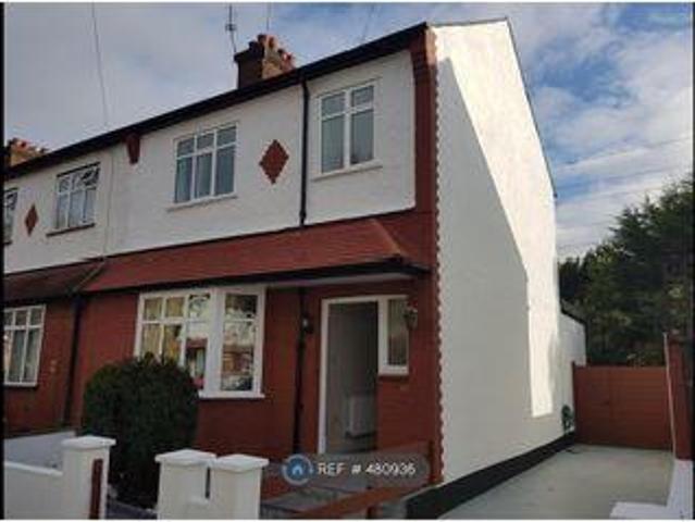 3 Bedrooms Terraced house for rent in Leader Avenue, London E12