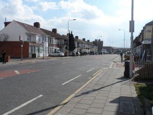 3 Bedrooms Terraced house for rent in Ley Street, Ilford IG1