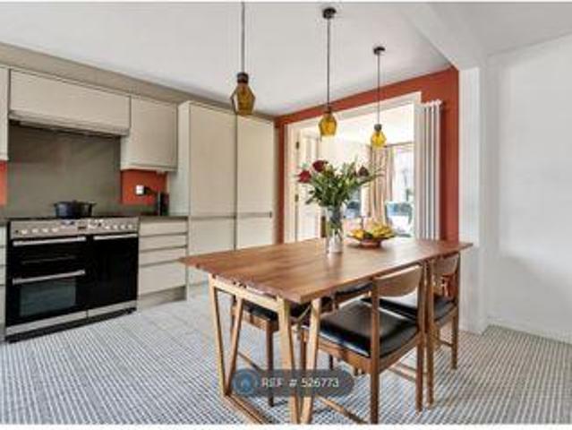 3 Bedrooms Terraced house for rent in Lochinvar Street, London SW12