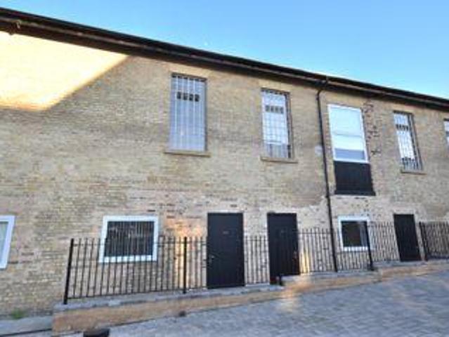 3 Bedrooms Terraced house for rent in Londinium Road, Colchester CO2