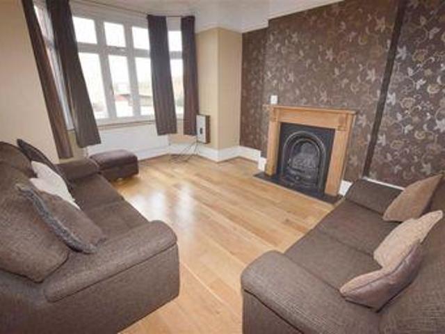 3 Bedrooms Terraced house for rent in Long Lane, Finchley, London N3