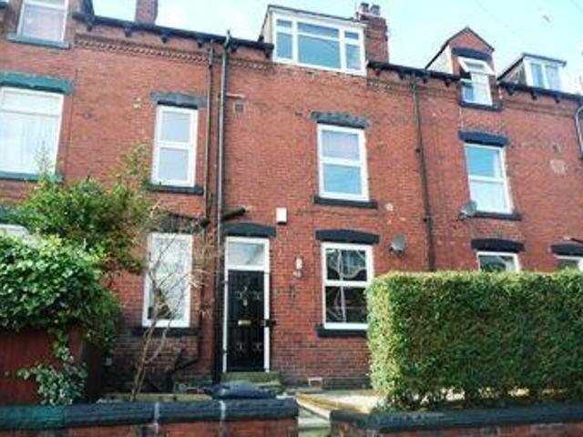3 Bedrooms Terraced house for rent in Park Crescent, Armley LS12