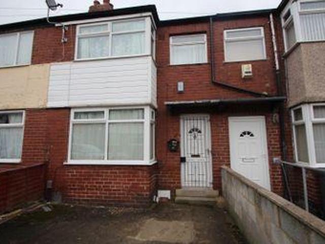 3 Bedrooms Terraced house for rent in Park View Avenue, Burley, Leeds LS4