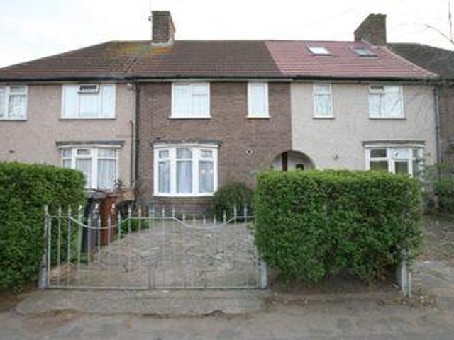 3 Bedrooms Terraced house for rent in Parsloes Avenue, Dagenham RM9