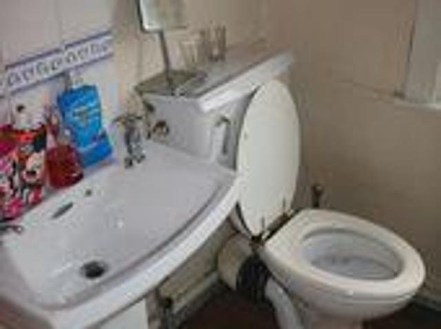 3 Bedrooms Terraced house for rent in Pearson Grove, Hyde Park, Leeds LS6