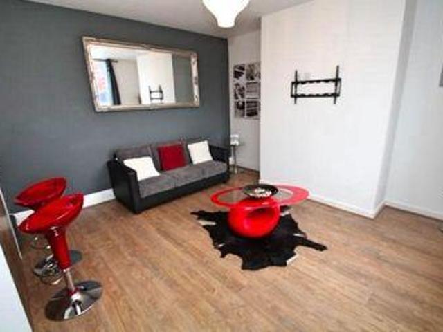 3 Bedrooms Terraced house for rent in Pennington Street, Hyde Park, Leeds LS6