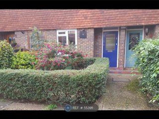 3 Bedrooms Terraced house for rent in Penton Place, London SE17