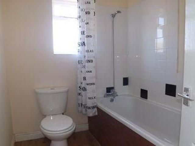 3 Bedrooms Terraced house for rent in Prescott Street, Leigh WN7