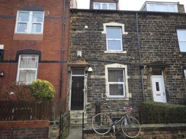 3 Bedrooms Terraced house for rent in Quarry Mount Terrace, Woodhouse, Leeds LS6