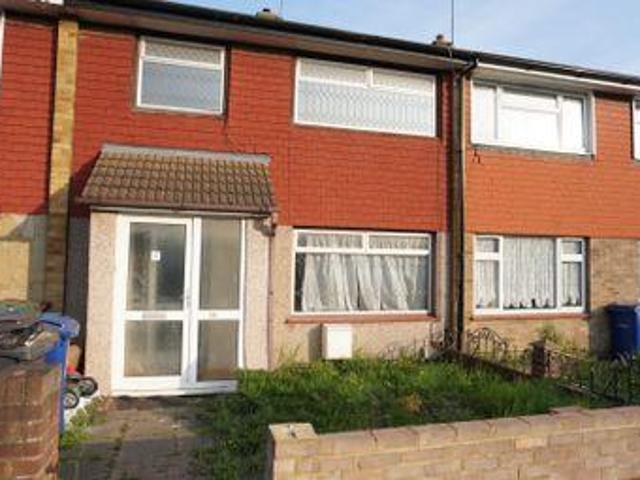 3 Bedrooms Terraced house for rent in Russell Road, Tilbury RM18