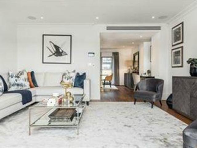 3 Bedrooms Terraced house for rent in Rainville Road, London W6