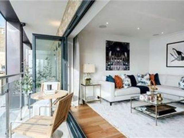 3 Bedrooms Terraced house for rent in Rainville Road, London W6