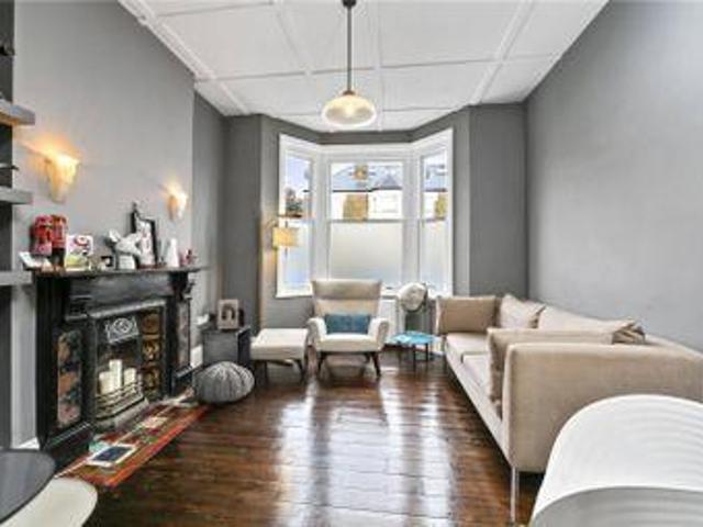 3 Bedrooms Terraced house for rent in Rainham Road, London NW10