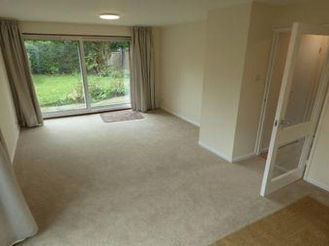 3 Bedrooms Terraced house for rent in Regency Walk, Croydon CR0