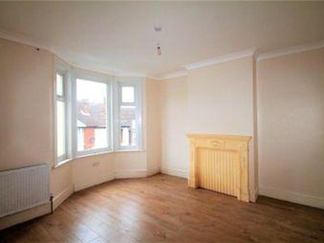 3 Bedrooms Terraced house for rent in Richmond Road, Gillingham, Kent ME7