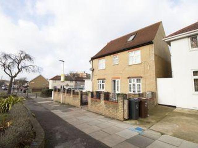 3 Bedrooms Terraced house for rent in Ripple Road, Barking IG11