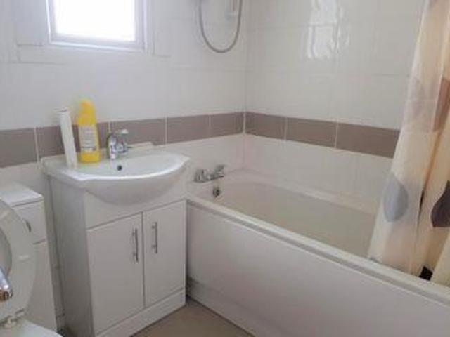 3 Bedrooms Terraced house for rent in Riverview Terrace, Purfleet RM19